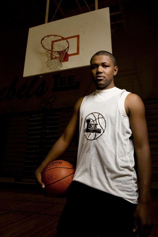 Lee's Templeton playing through the pain