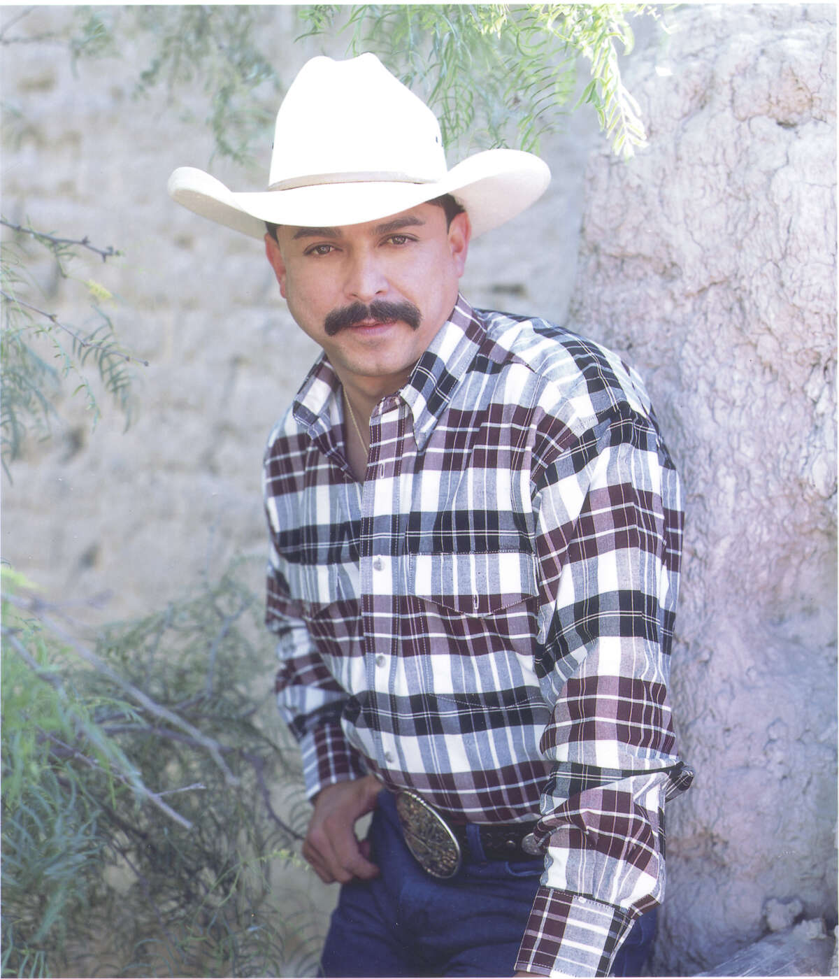 Tejano star Emilio Navaira dies at 53