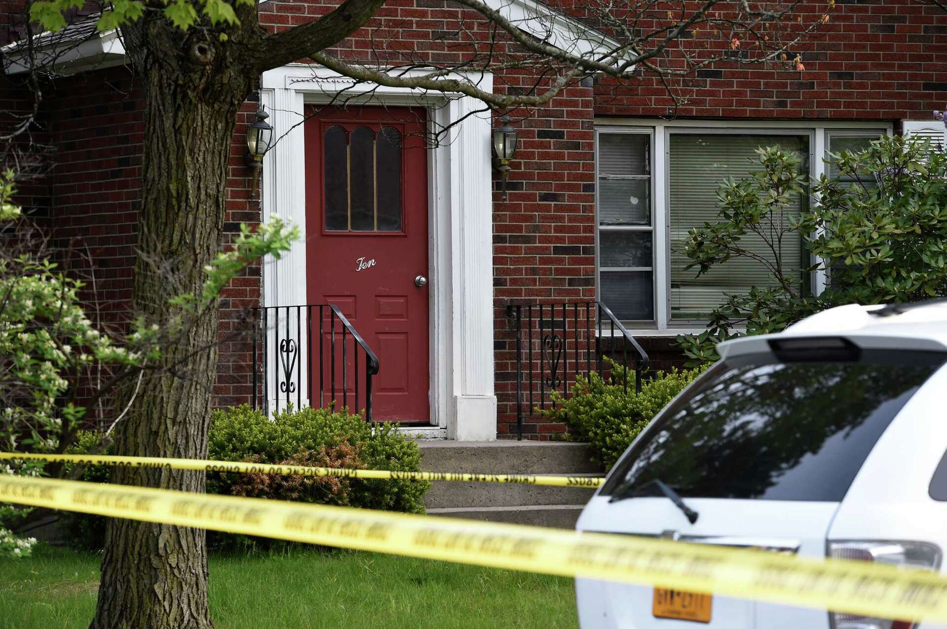 Shootout in Schenectady apartment puts 3 in hospital