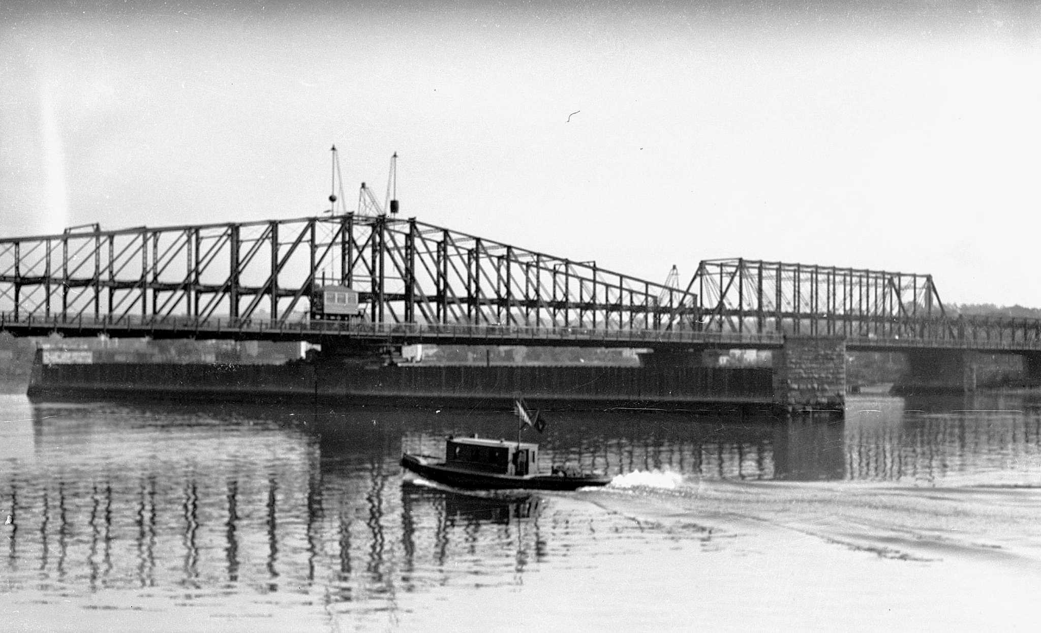 Historical photos: Dunn Memorial Bridge