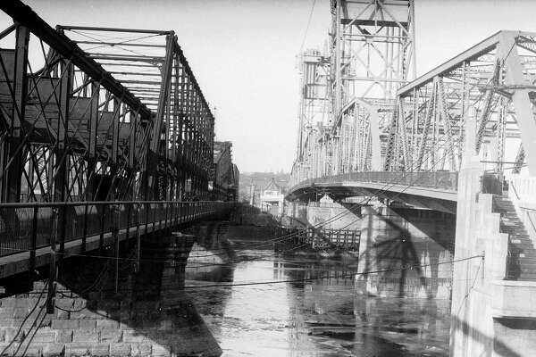 Historical photos: Dunn Memorial Bridge