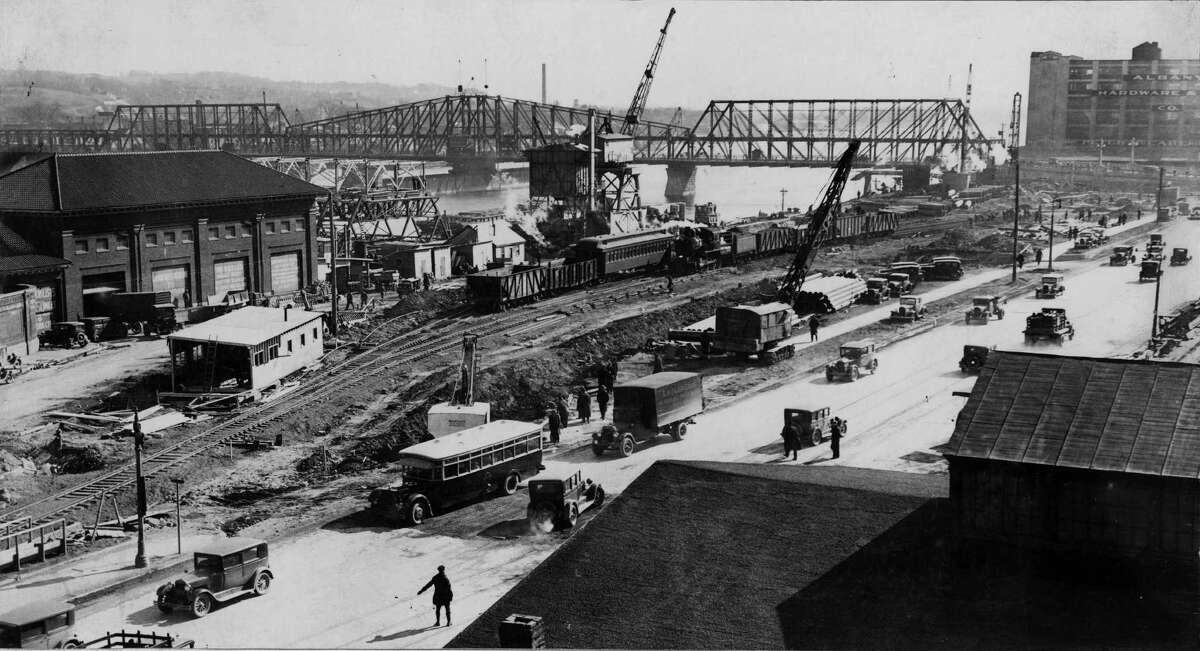 Historical photos: Dunn Memorial Bridge