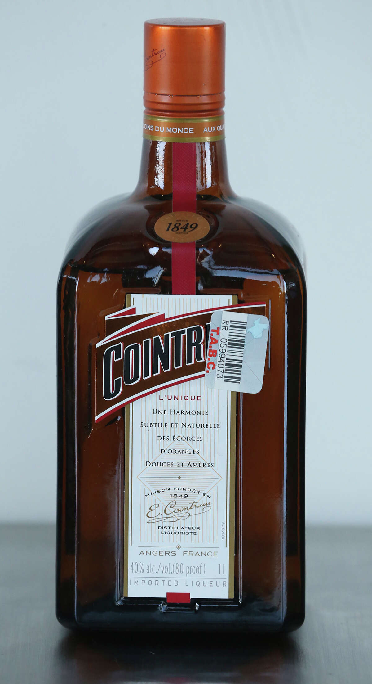 The ultimate guide to setting up your home bar