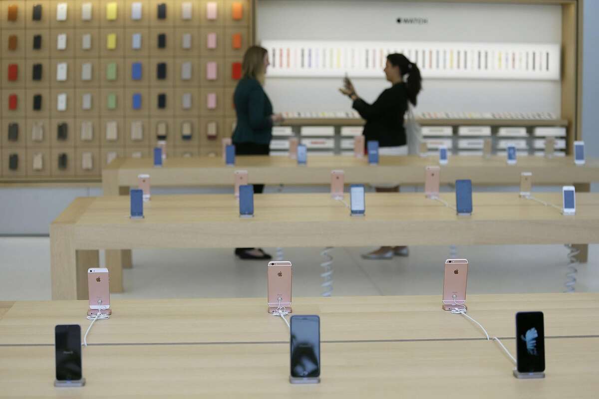 Apple hopes SF flagship will encourage customers to linger