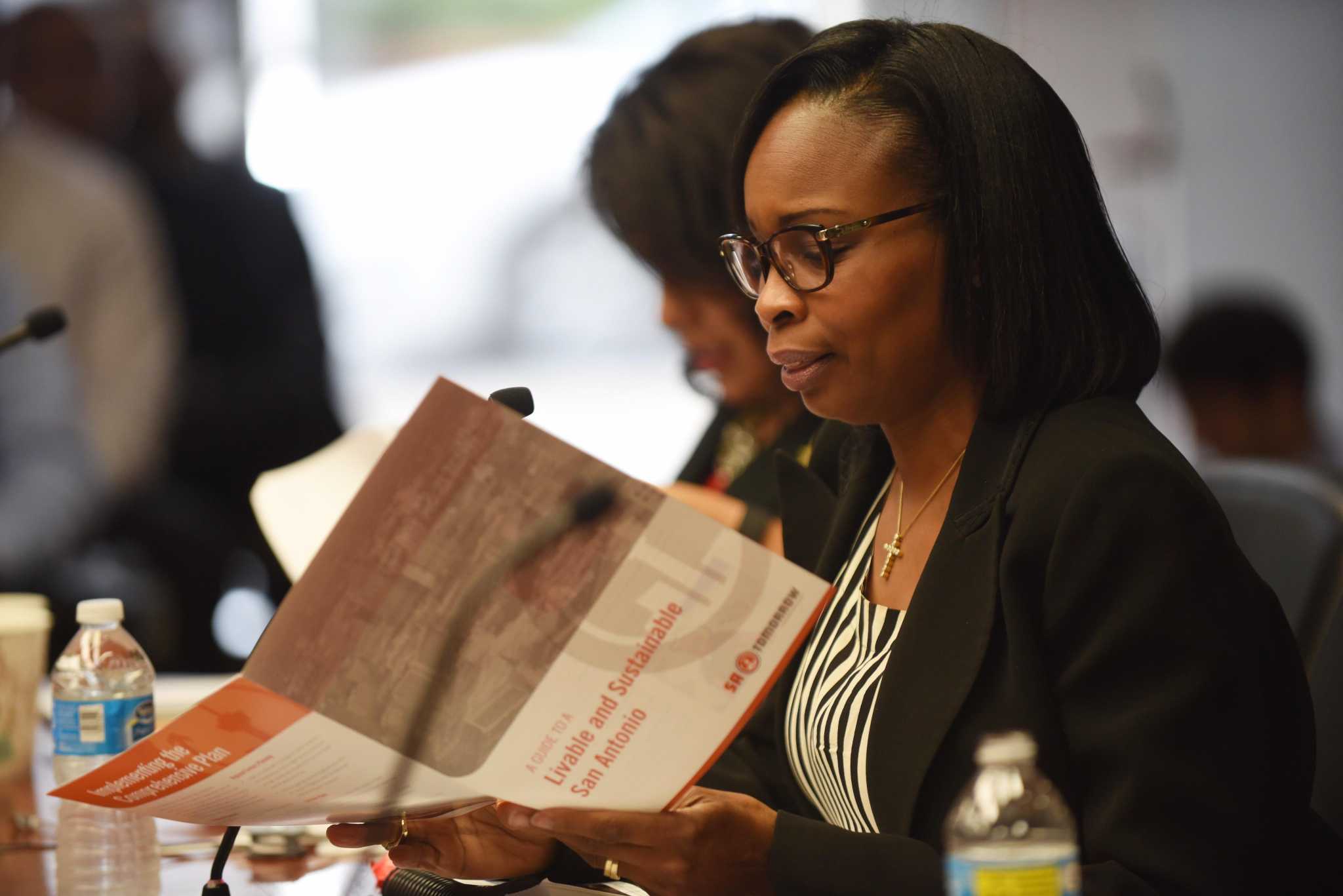 Taylor helps launch drive to recruit 10,000 mentors from faith community