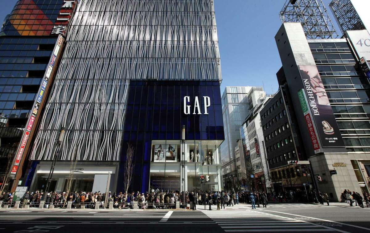 Gap closing 75 stores outside North America