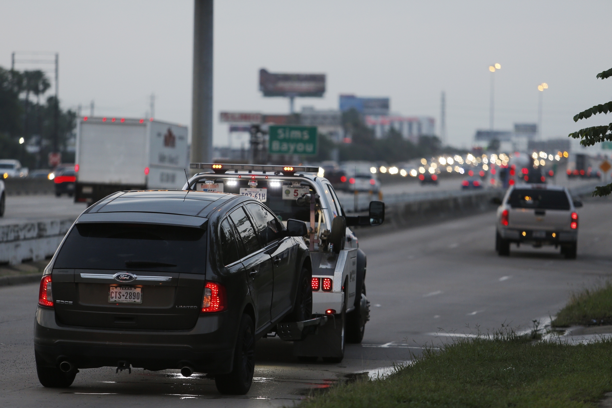 Man found critically wounded in bullet-riddled SUV in SE Houston
