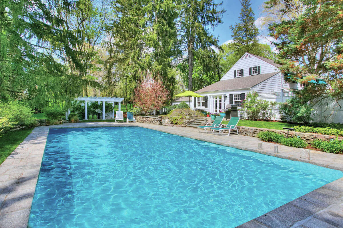 Local contractor gets ahead of natural pool trend