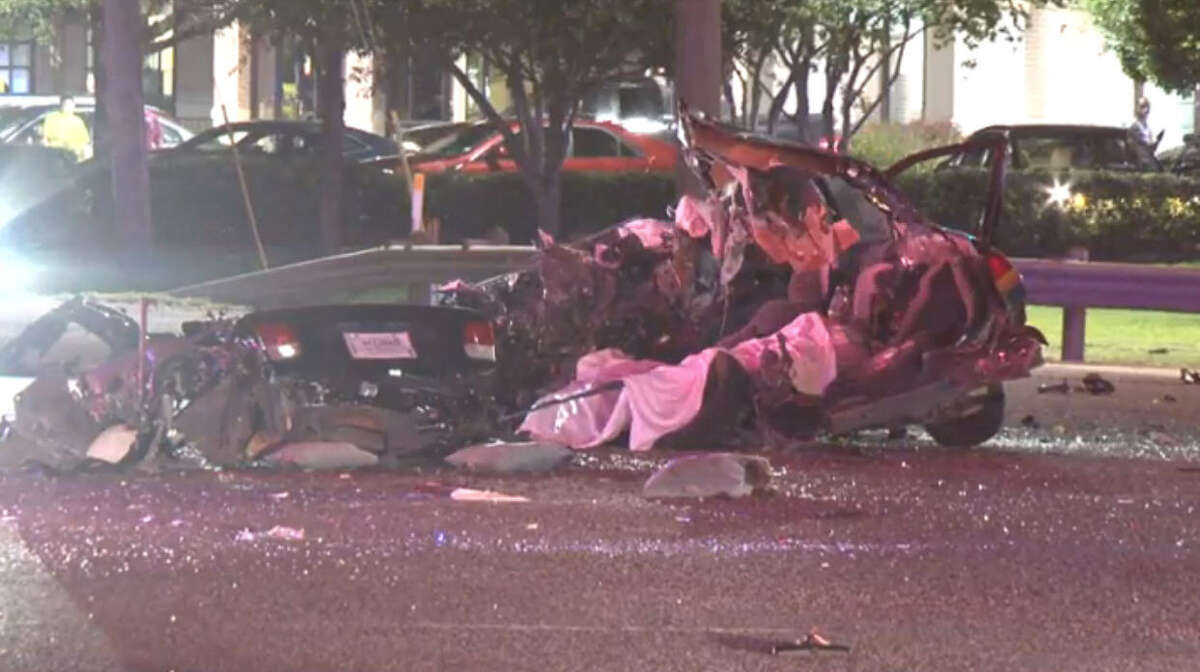 3 Killed As Alleged Drunk Driver Runs Red Light In N Harris Co