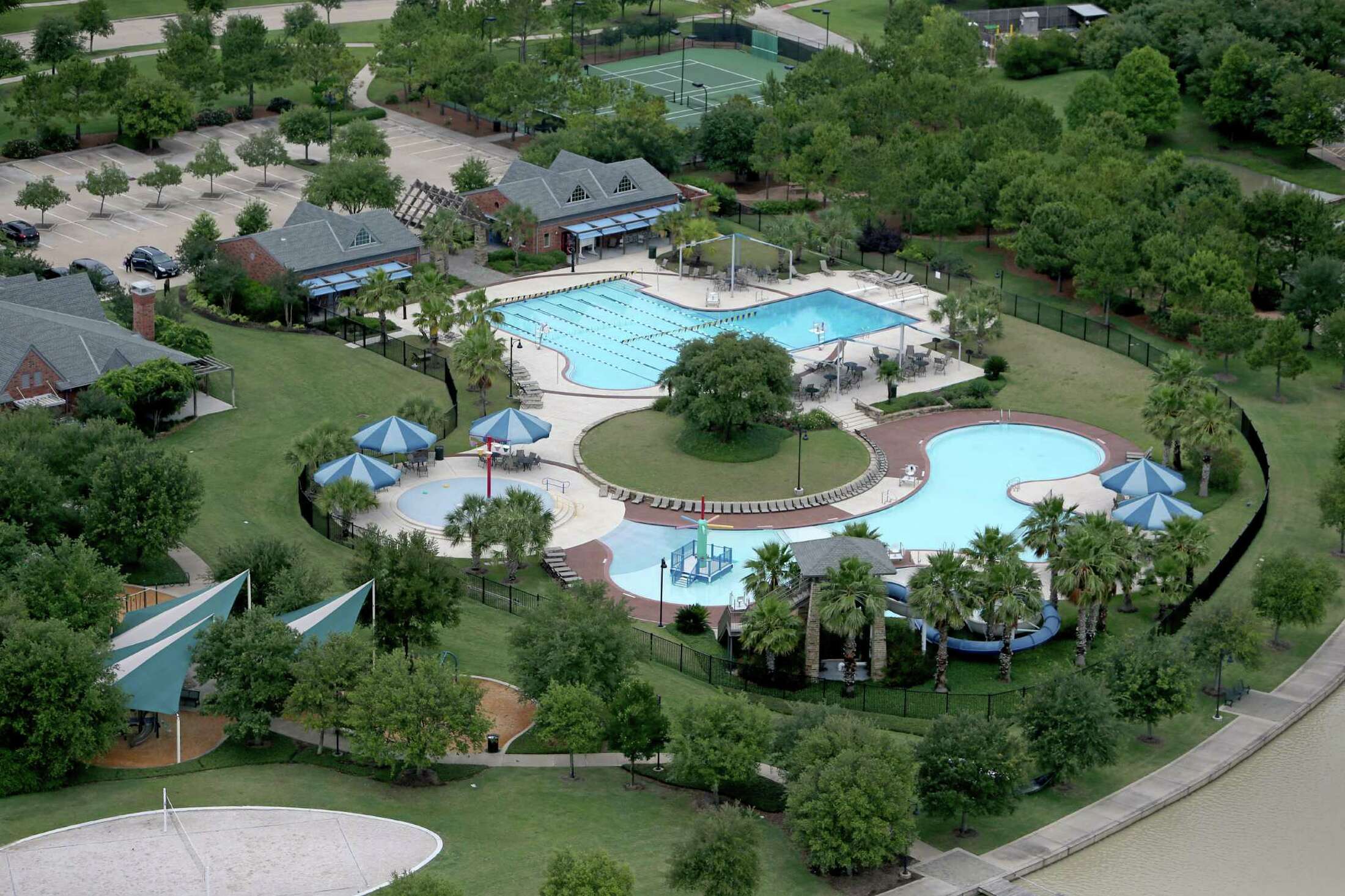 Bridgeland builds its own community tree house