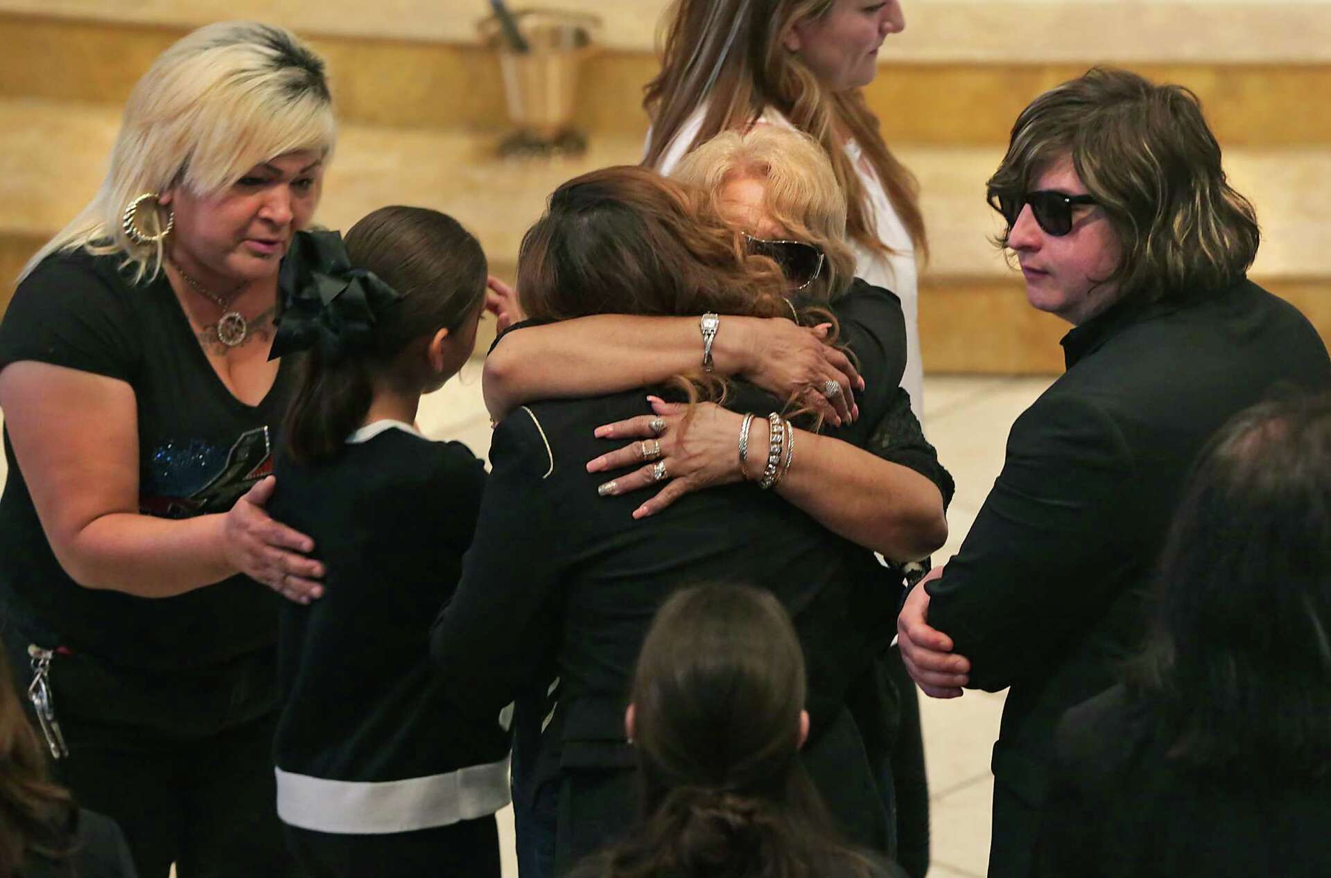 Tejano stars, hundreds of fans honor Emilio Navaira during funeral in ...