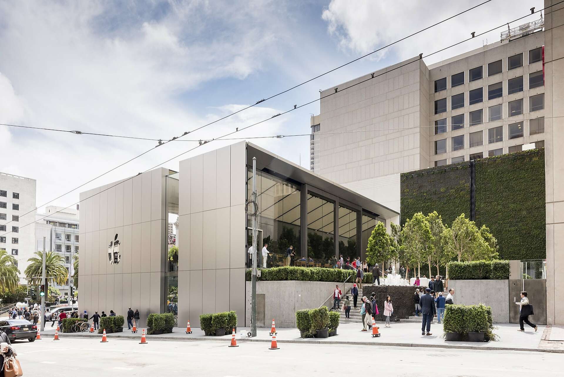 In Union Square, Apple Store is spiffy but plaza needs work