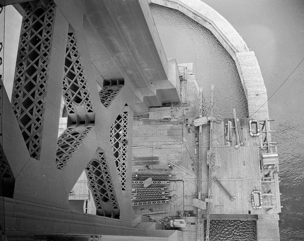 When the Golden Gate Bridge was closed by a violent storm