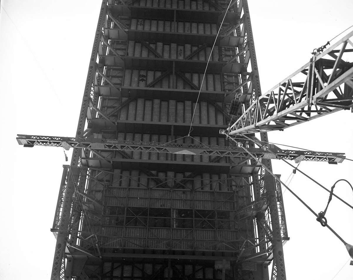 When the Golden Gate Bridge was closed by a violent storm