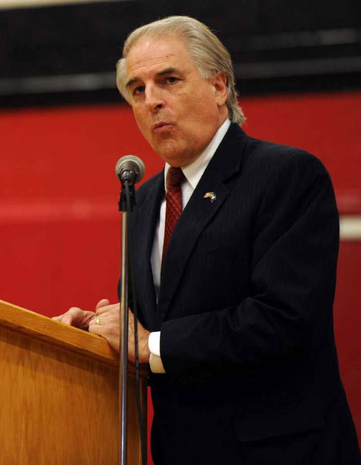 Tracy hired as interim school superintendent after Title steps down