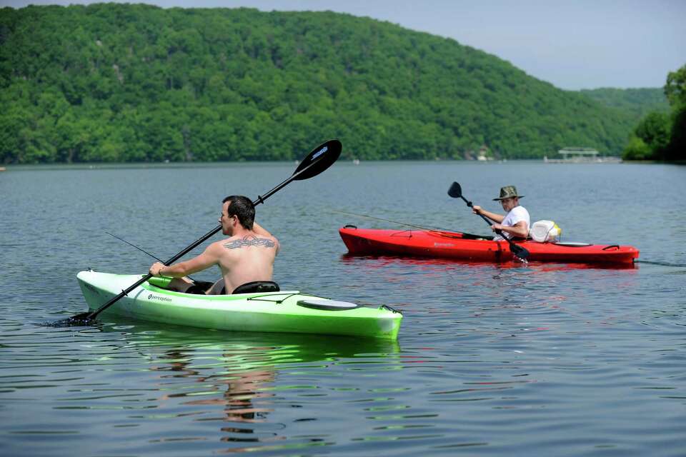 8 places to go kayaking in Connecticut, from huge lakes to calm rivers