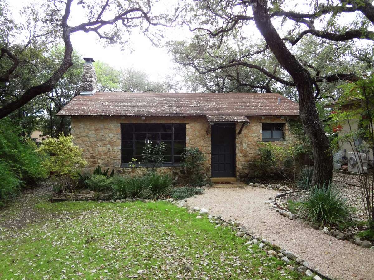 The Slimp house put the castle in Castle Hills