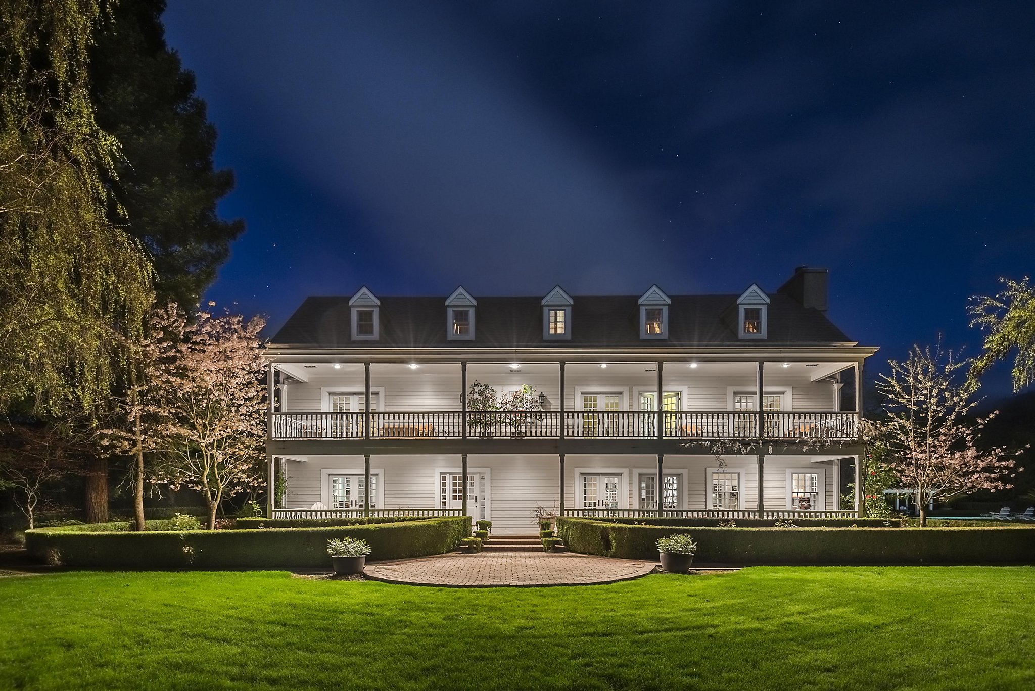 Kenwood vineyard estate perched on 4½ acres