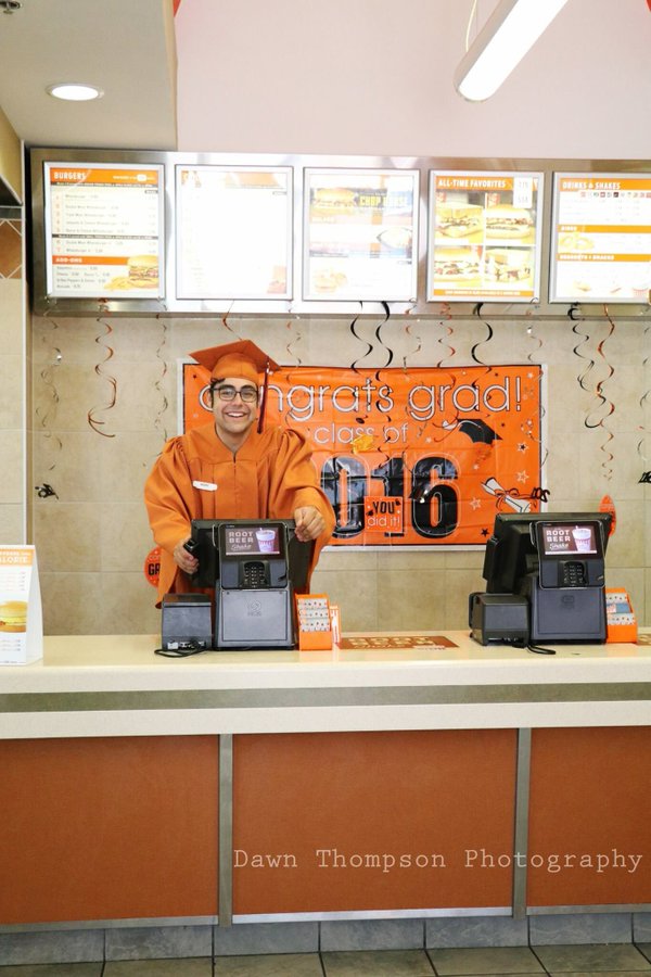 San Antonio honor student uses Whataburger as backdrop for graduation ...