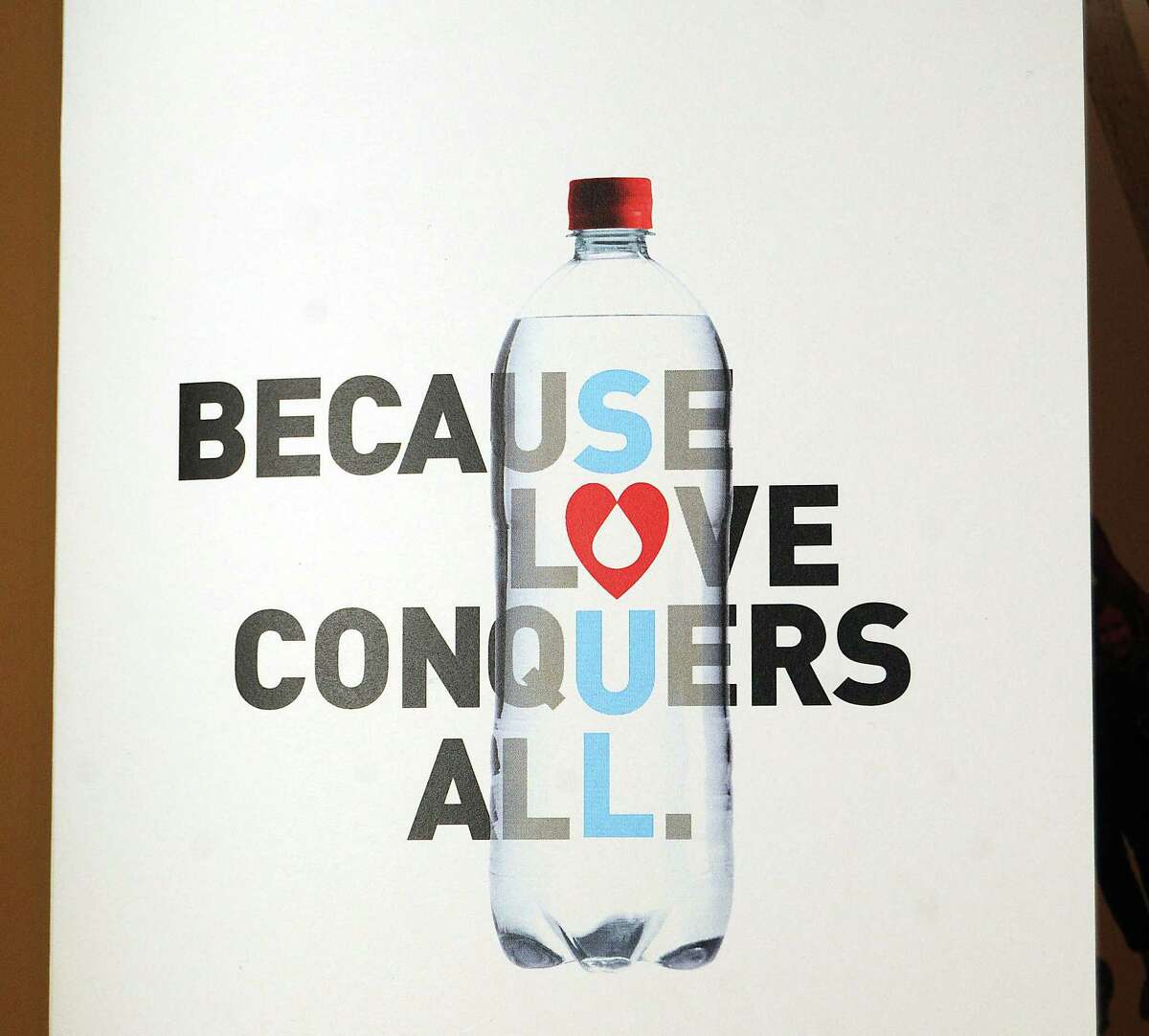 Barefoot supermodels help raise money for Houston charity