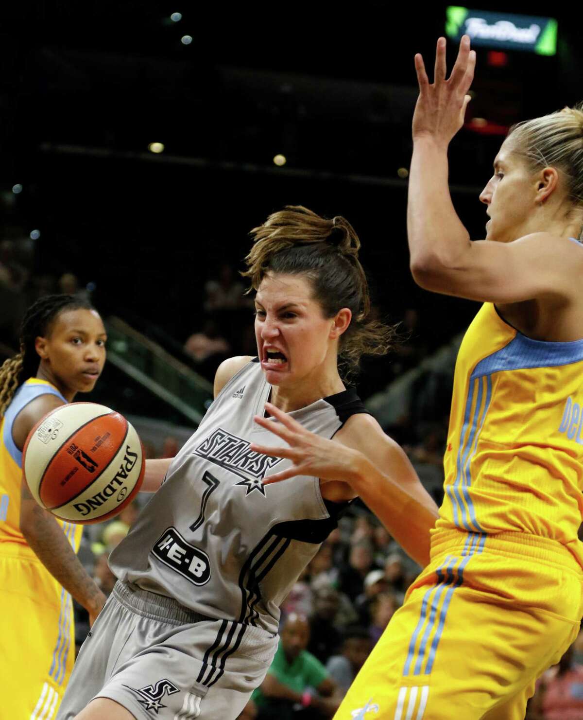 Peters’ late surge lifts Stars to first win