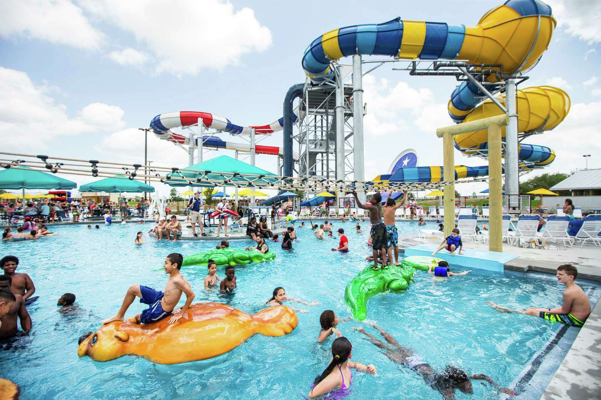 Here's how much it costs to make a splash at Houston area water parks