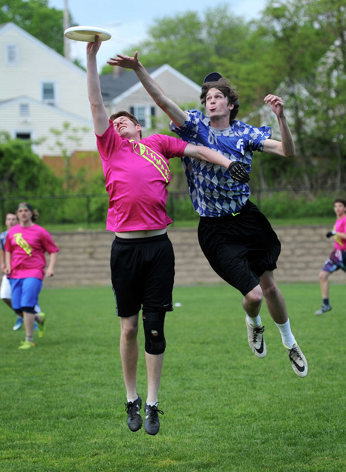 Ultimate frisbee fans toss it out as fun, safe alternative sport