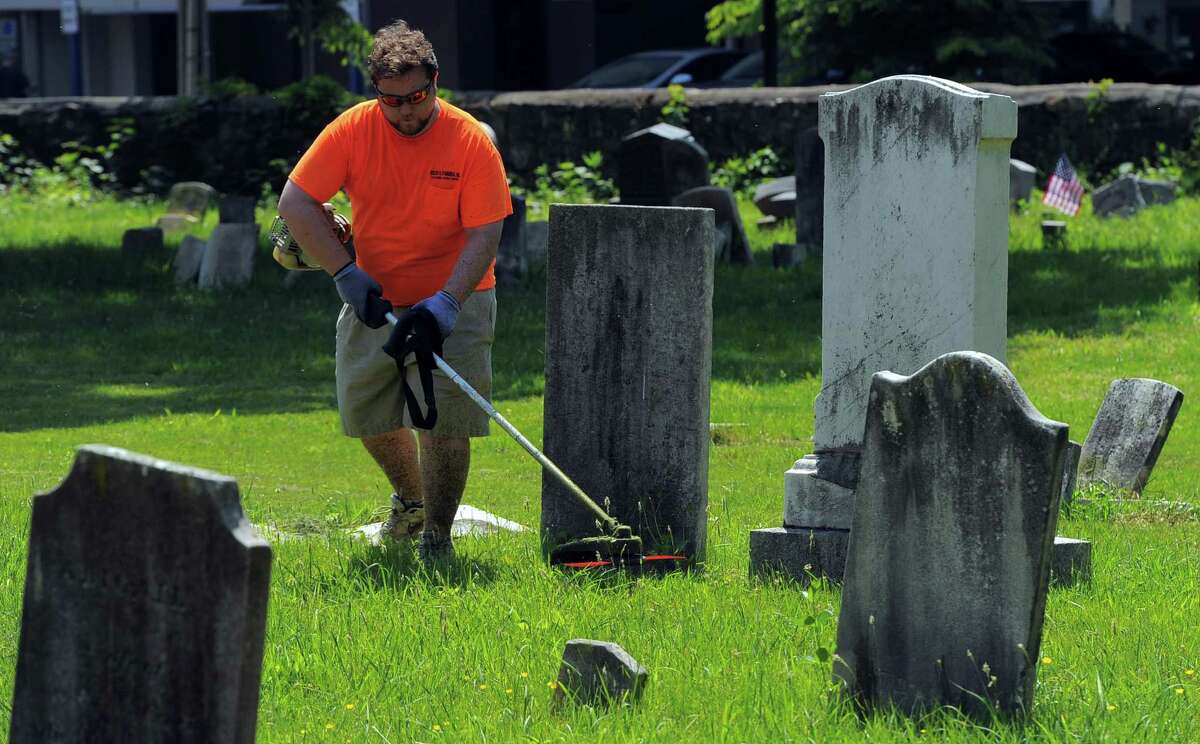 Utility worker survives after being clipped by truck near Sugar Land