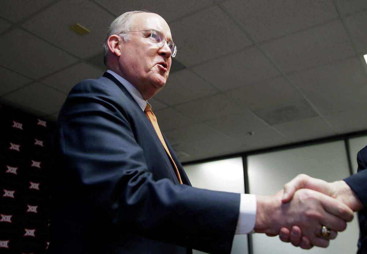 UT’s Perrin working without a contract