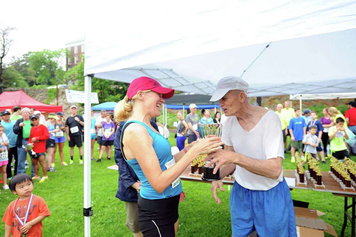 Ariza repeats as Jim Fixx champion; Herbert wins woman’s title again