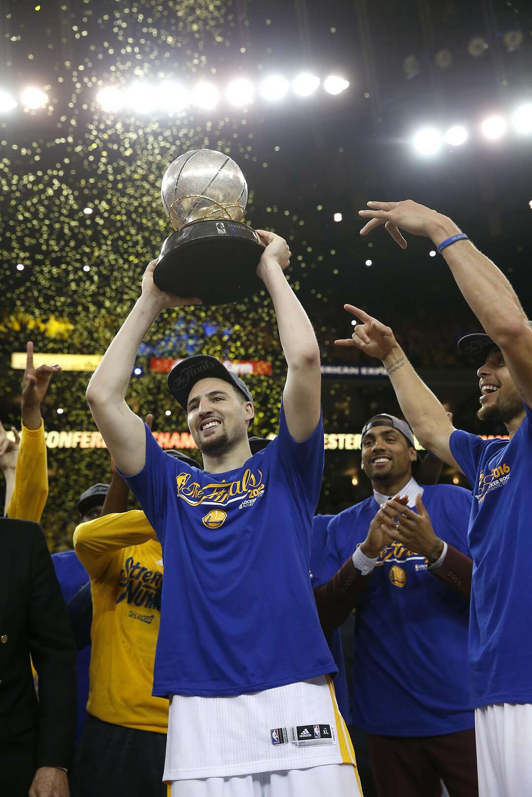 Essence of teamwork carries Warriors to the Finals