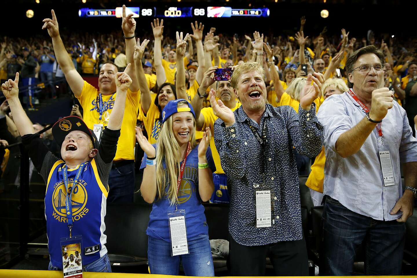 Essence of teamwork carries Warriors to the Finals