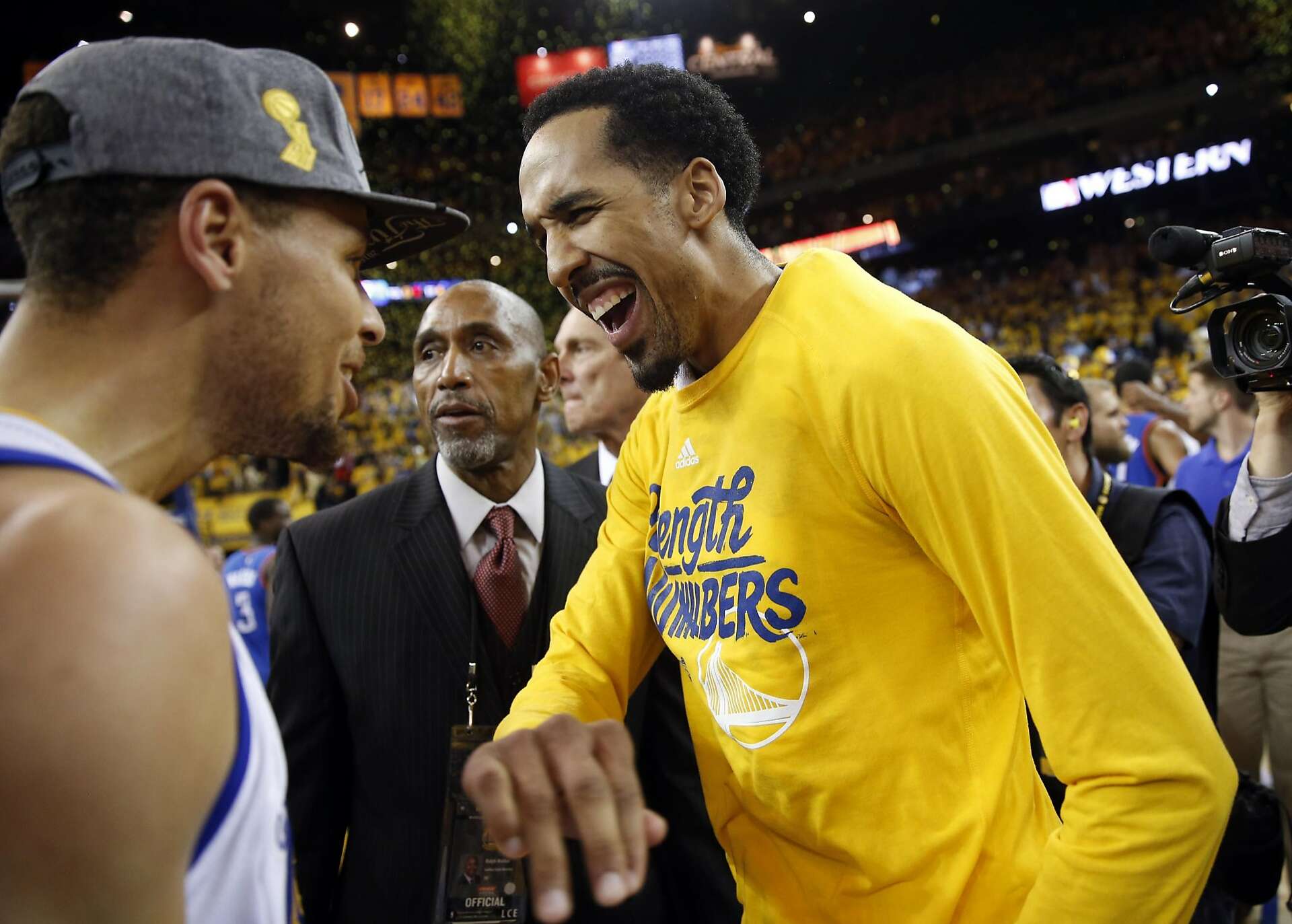 Essence of teamwork carries Warriors to the Finals
