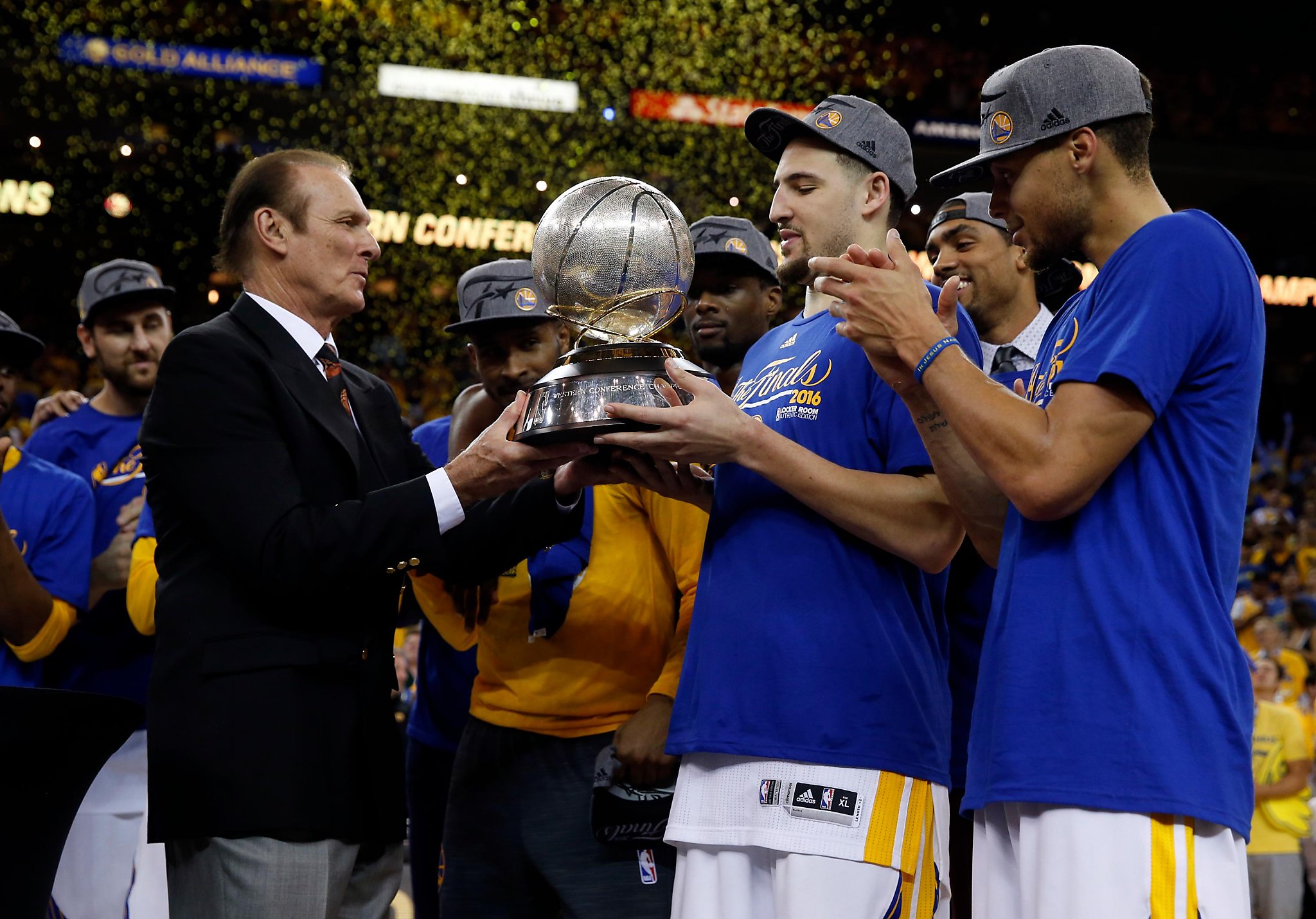 Essence of teamwork carries Warriors to the Finals