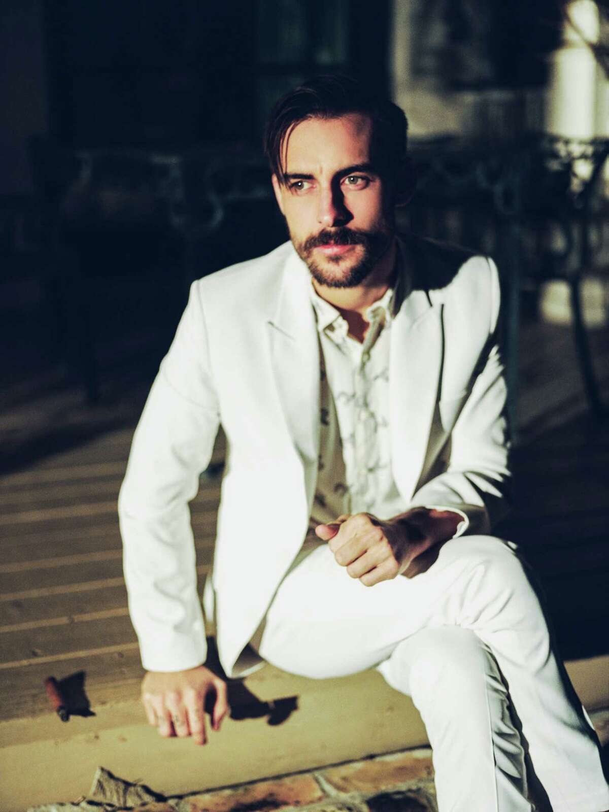 Robert Ellis embarks on journey of discovery