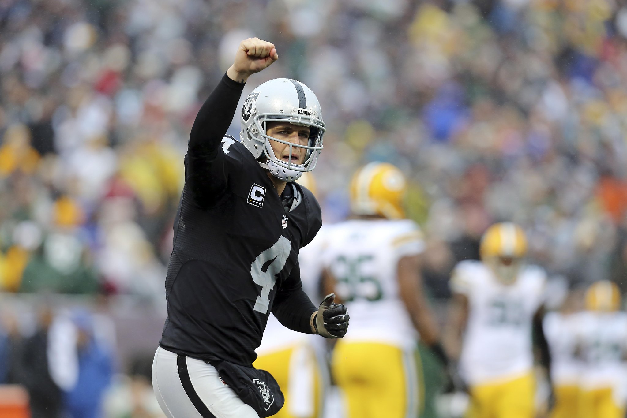 Raiders QB Derek Carr is familiar with offense, ready to roll