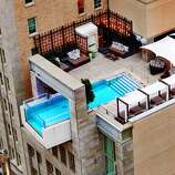 Marriott Marquis Houston debuts Texas-shaped pool in grand opening ...