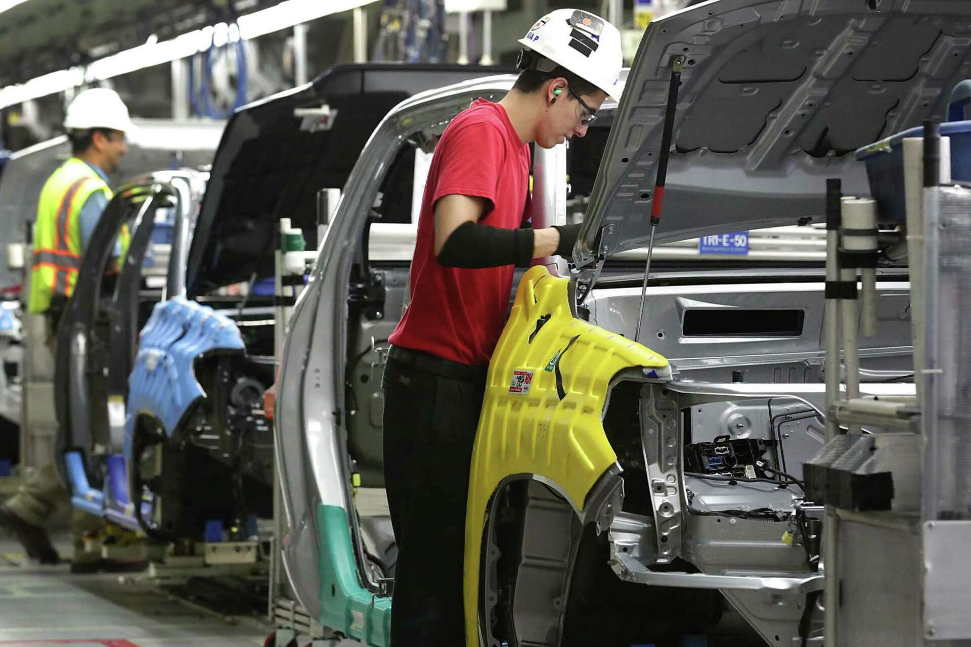 San Antonio Toyota workers see raises amid UAW deals