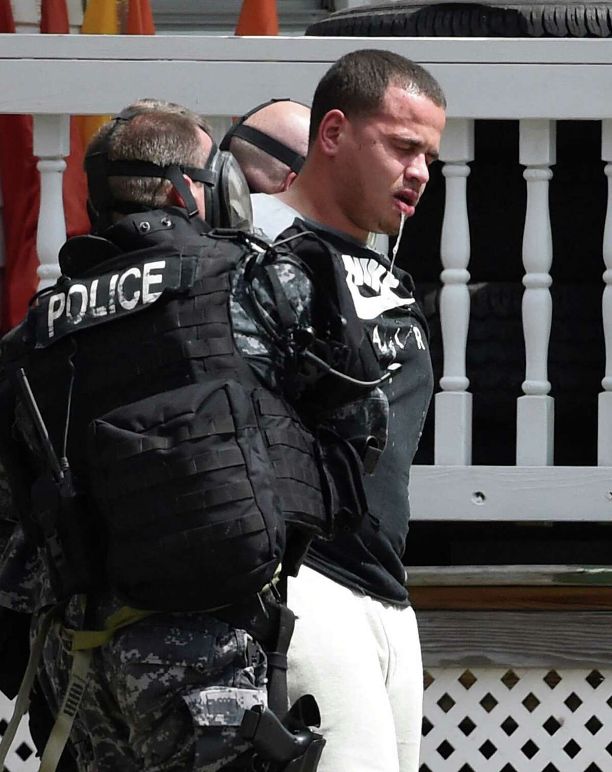 Cops storm house, man arrested after Schenectady standoff