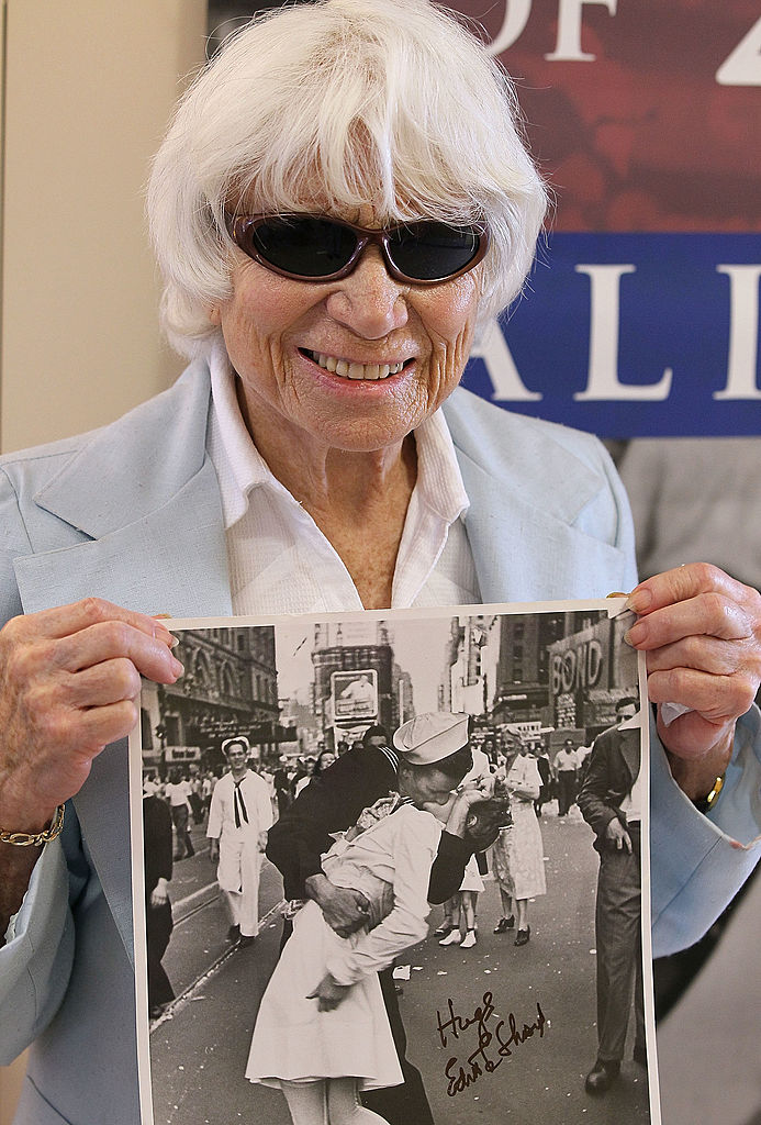Woman in iconic WWII Times Square kiss photograph dies at 92