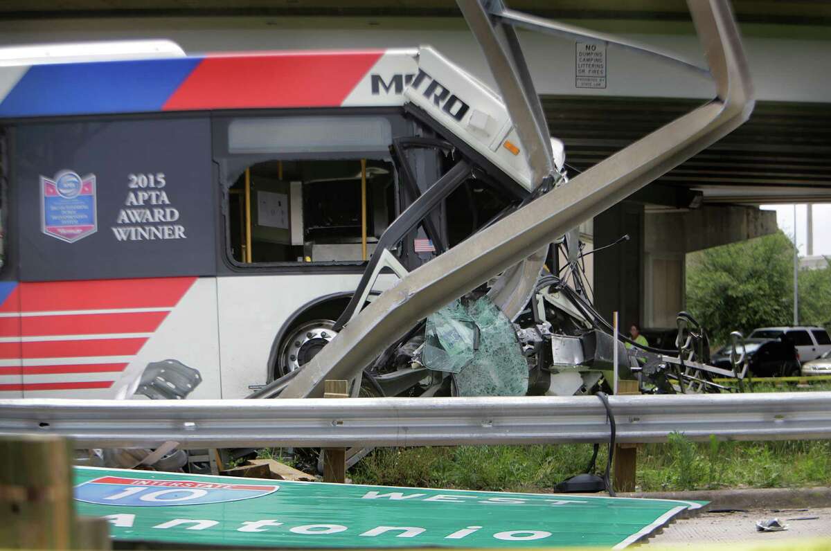 Metro bus crash injures dozens near downtown Houston