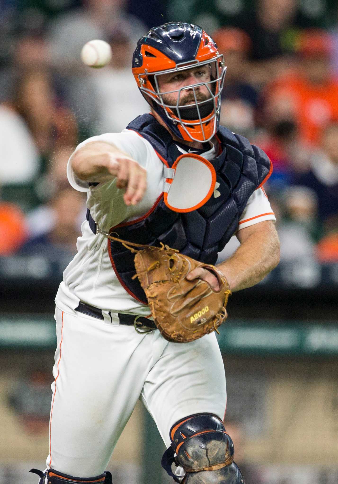 Astros' Evan Gattis gets third straight start at catcher