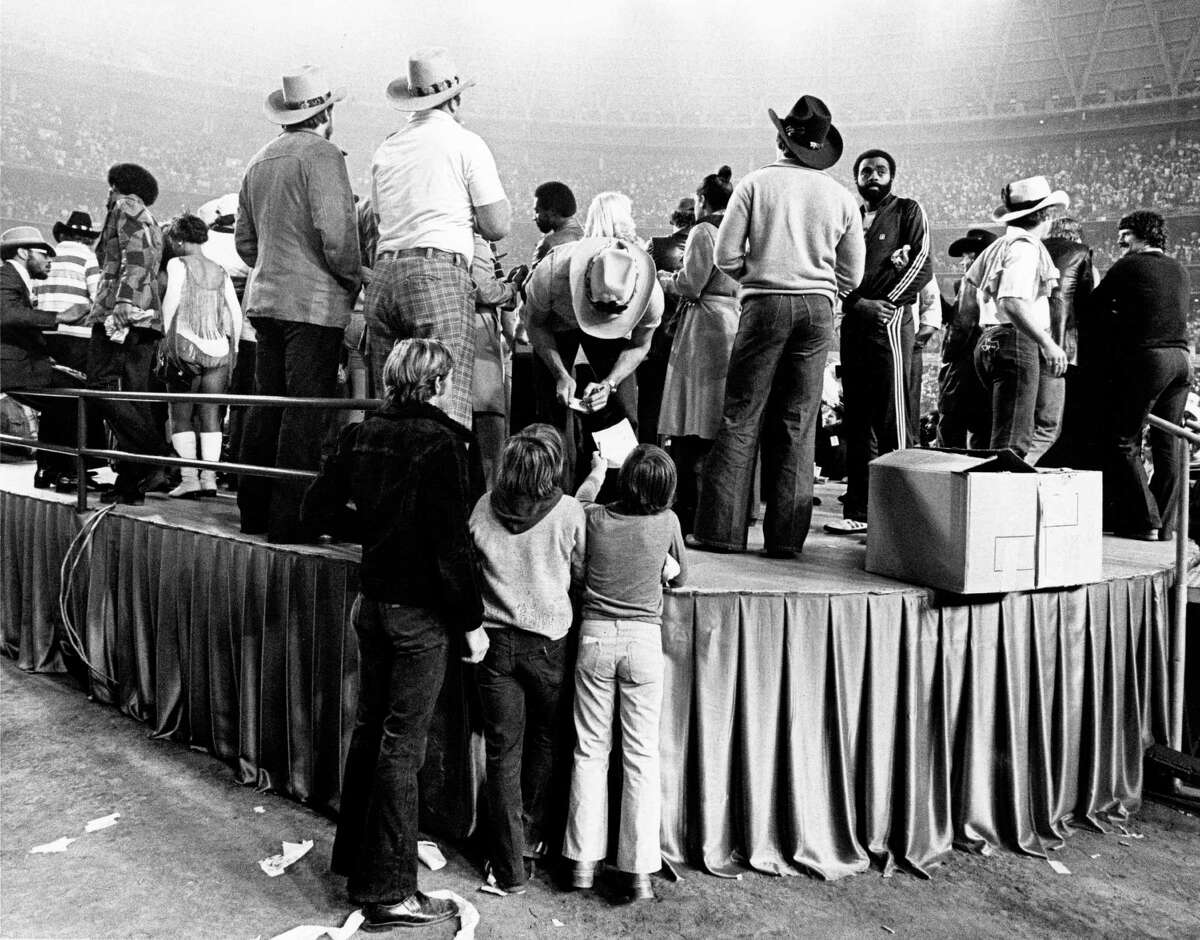 Luv ya Blue: Oilers team a perfect match for Houston