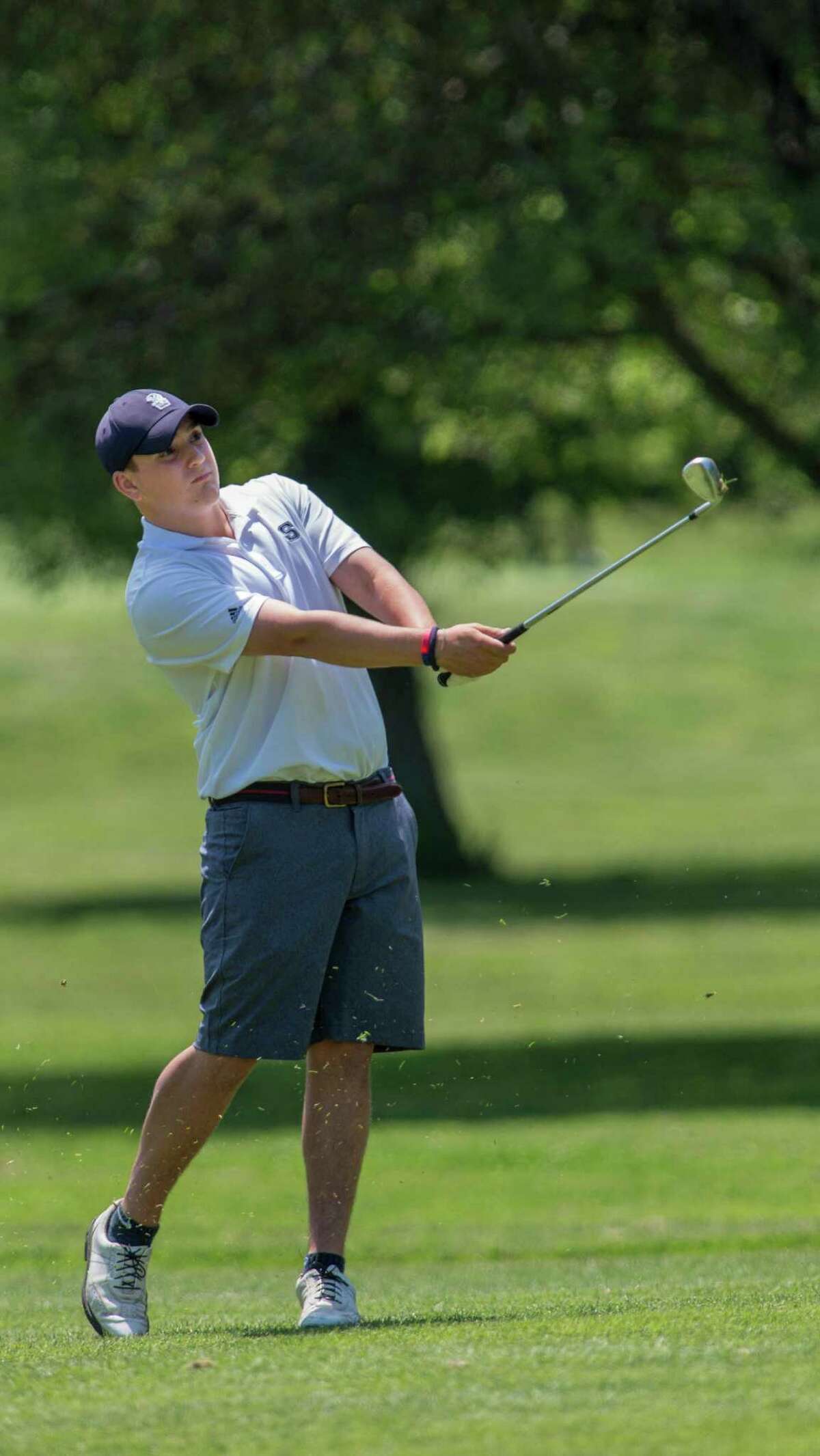 Darien cruises to FCIAC boys golf crown
