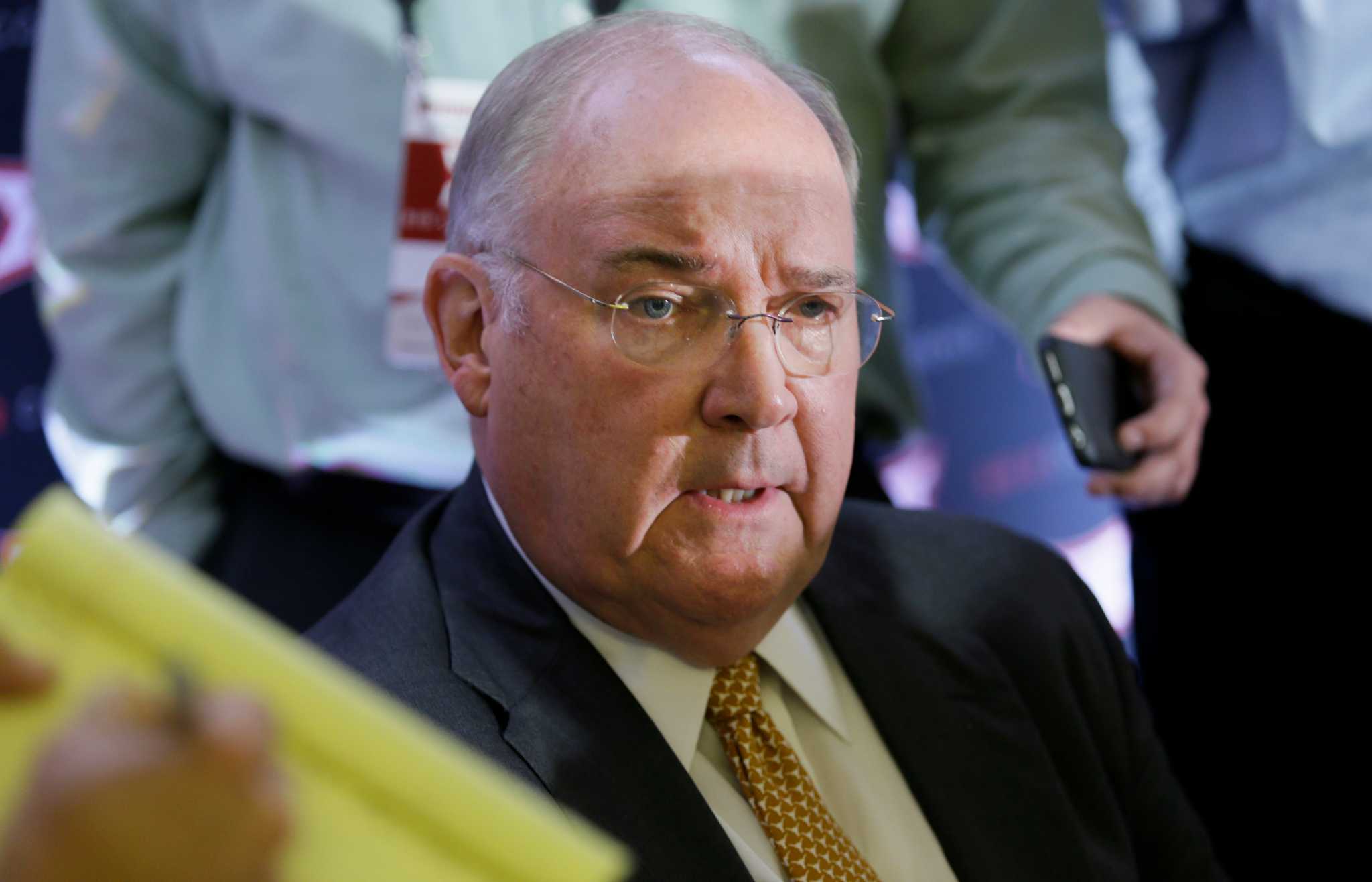 Texas AD Mike Perrin not wavering in support of Charlie Strong