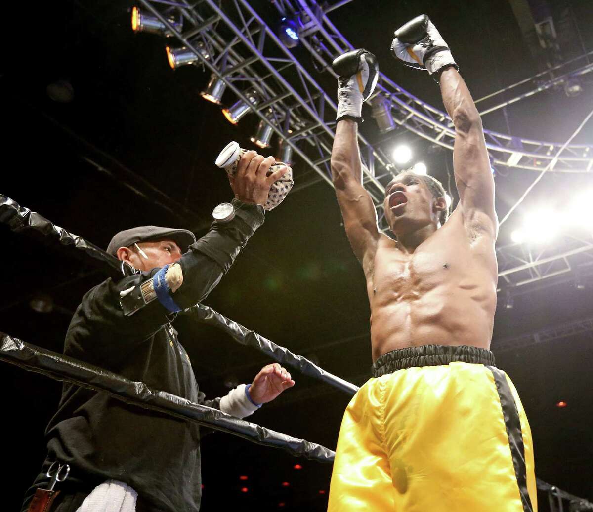 Cut above rest: S.A.'s Villanueva a boxer's best friend