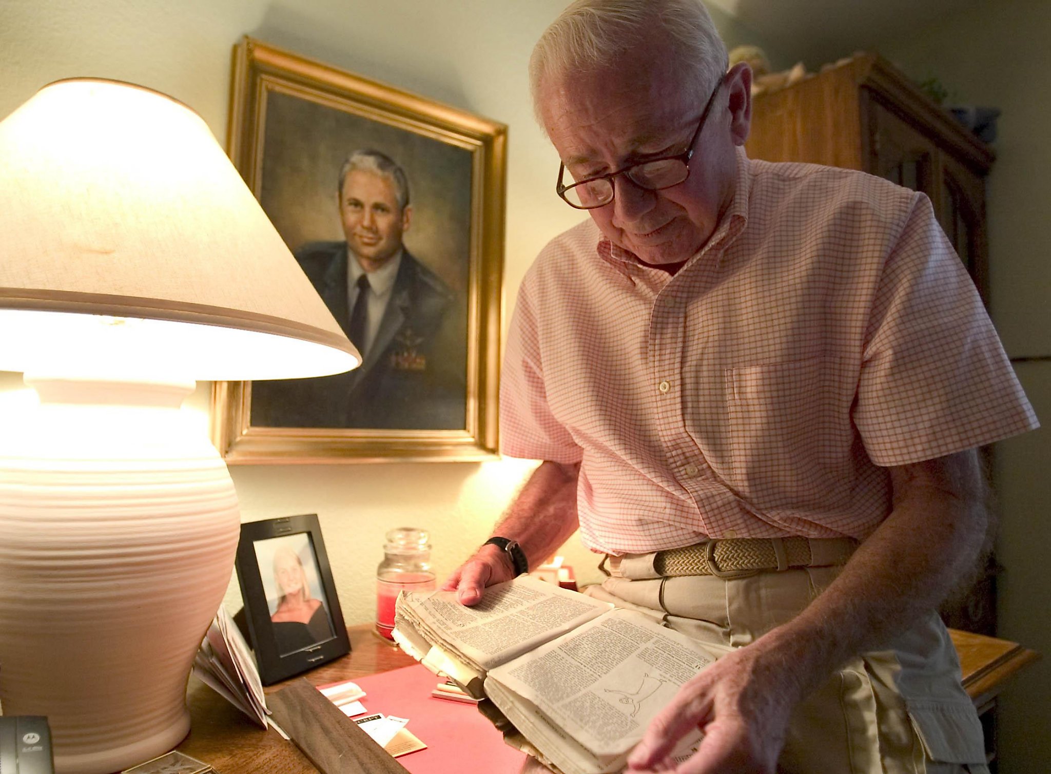 Thomas Schaefer, retired colonel who was hostage in Iran, dies