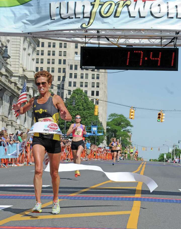 Brianne Nelson wins Freihofer's Run in Albany