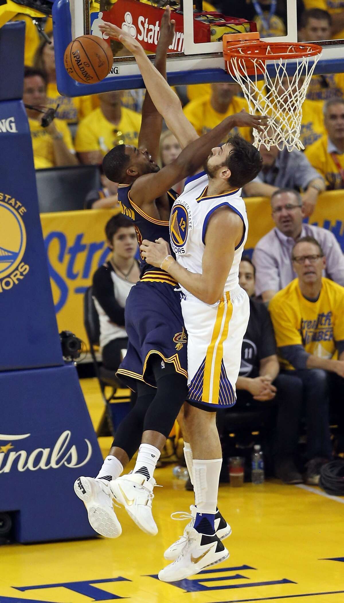 Green Sparks Finals Rout Warriors Take 2 0 Lead