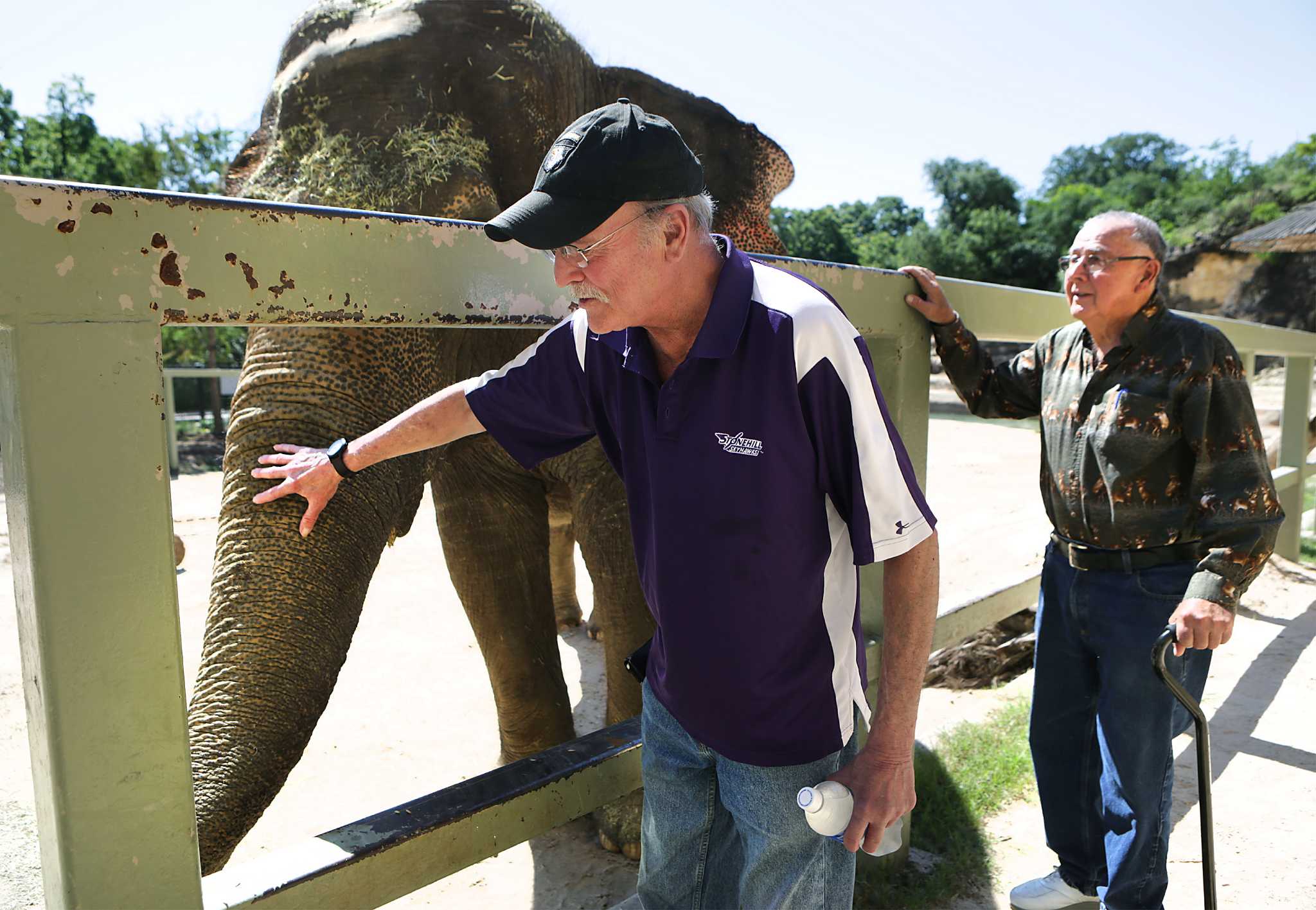 Former zookeeper reunites with old friends